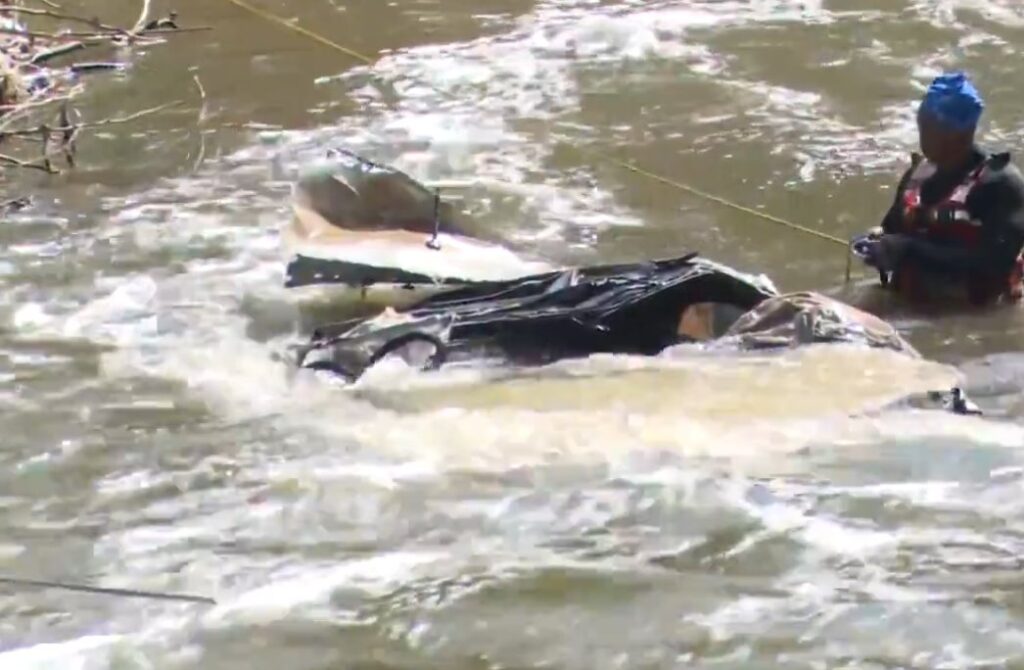 VW Polo in which 3 cops went missing in recovered from Hennops River ...